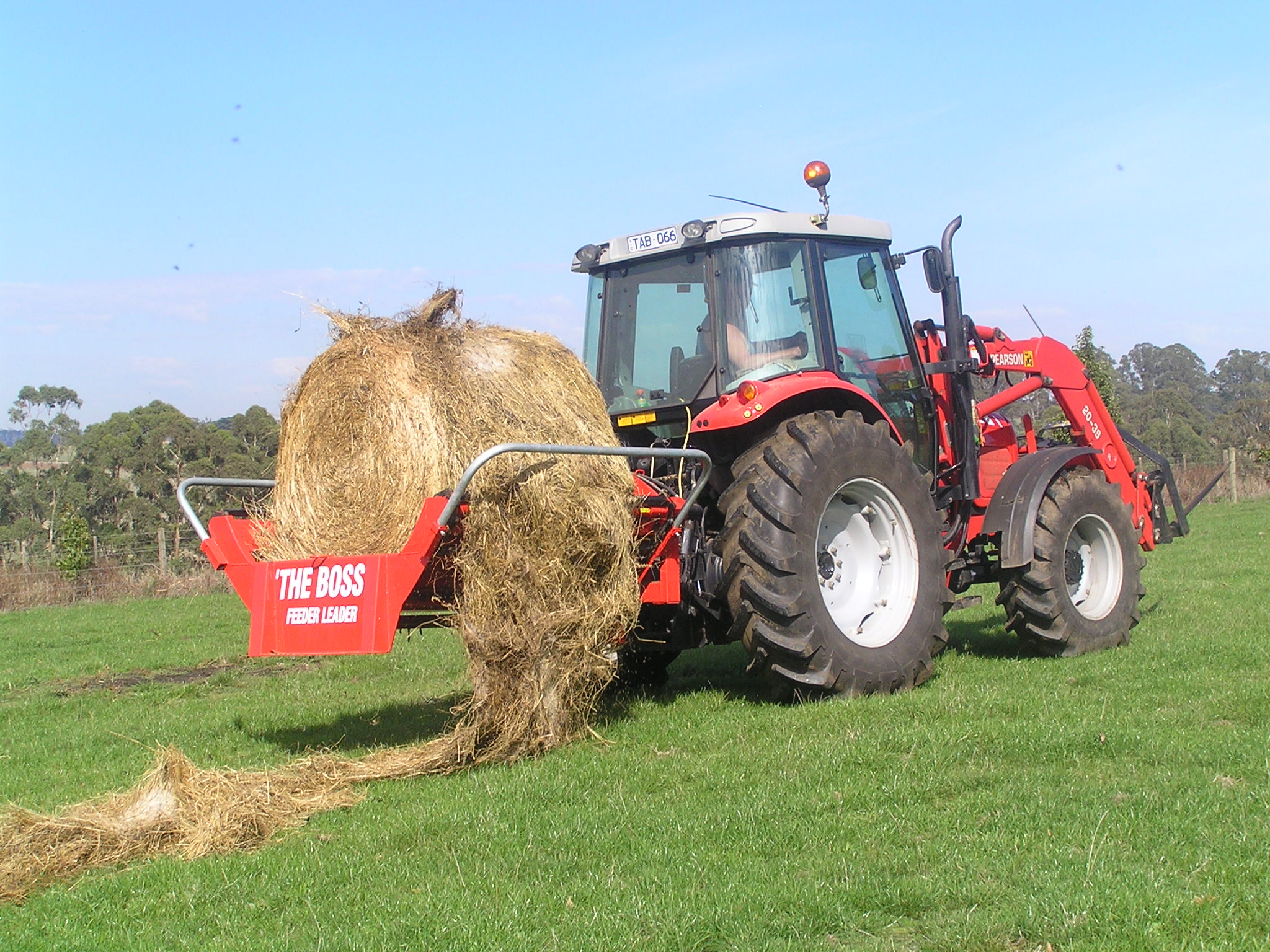 Feeder Leader Bale Feeders IN STOCK NOW! - Vin Rowe Farm Machinery