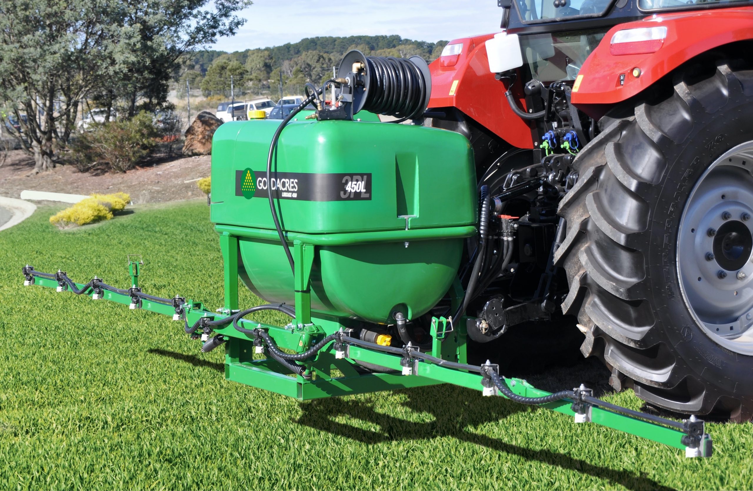 GOLDACRES SPRAYERS - Built just down the road! - Vin Rowe Farm Machinery